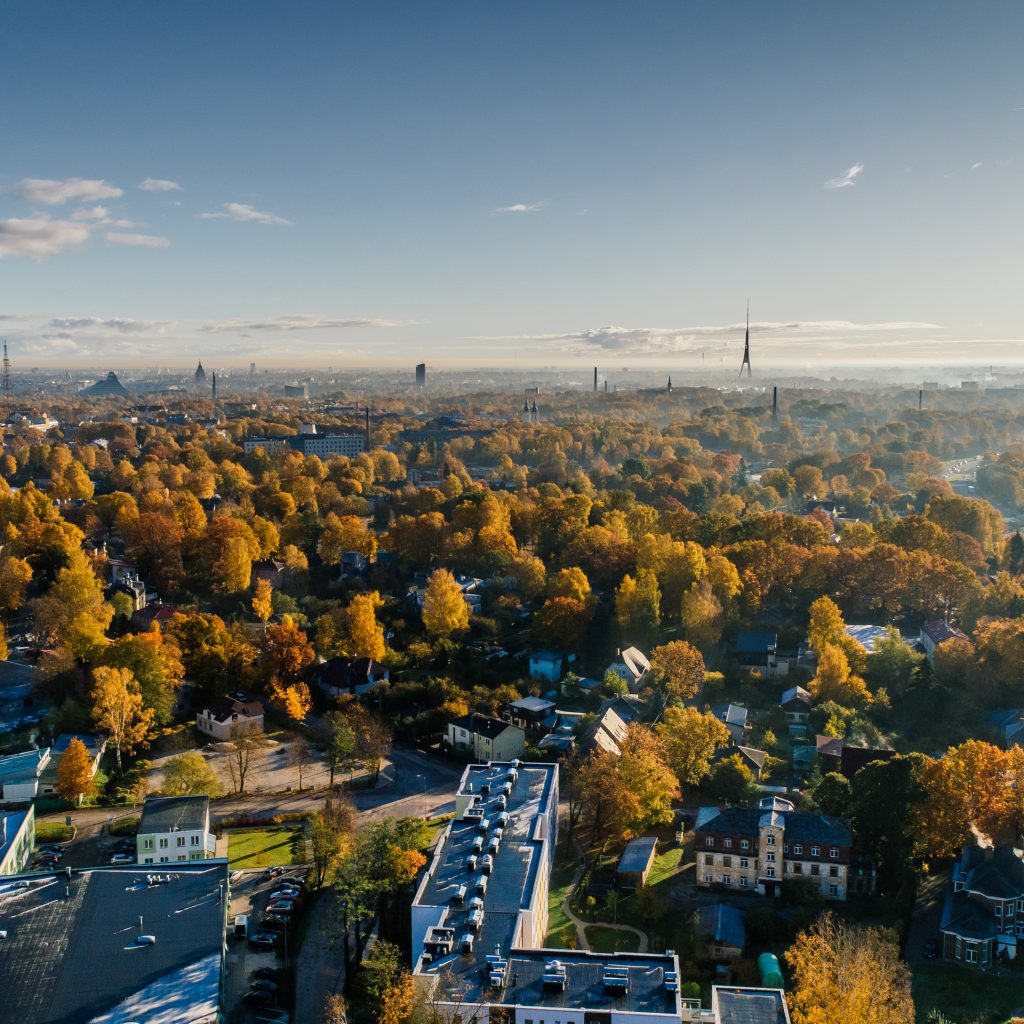 Creating Eco-Societies through Urban Commons Transitions (Brussels)